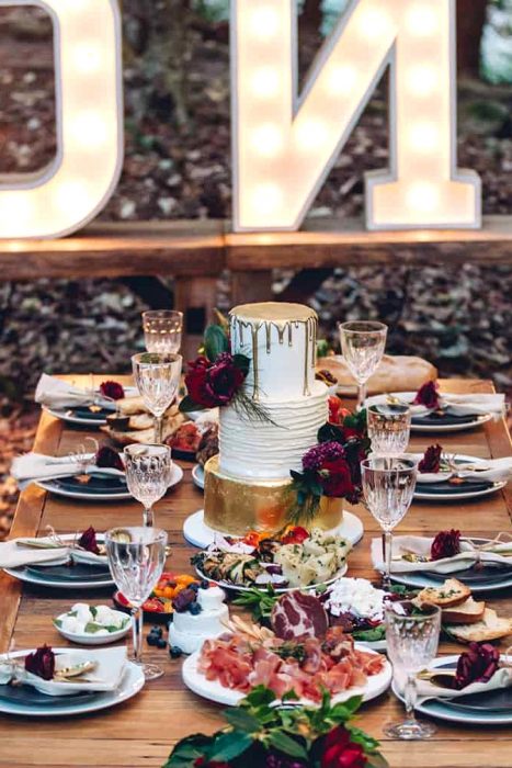 Trendy Rustic Marriage ceremony Inspiration with a Feasting Model ...